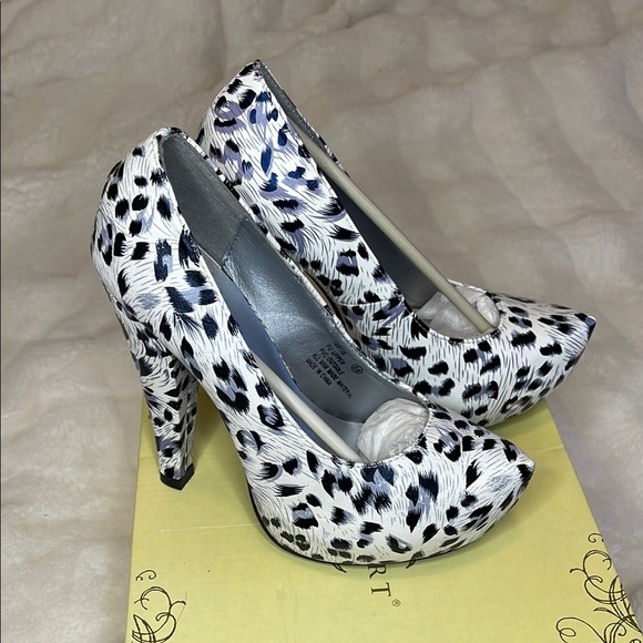 Charles Albert | Shoes | Charles Albert Whiteblack Hidden Platform ...